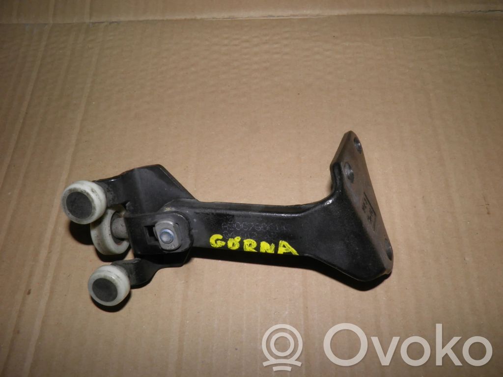 A9067600147 Volkswagen Crafter Sliding door upper roller guide/hinge, € ...