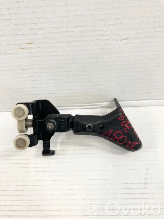 Citroen Jumper Sliding door upper roller guide/hinge, €56.94 | RRR