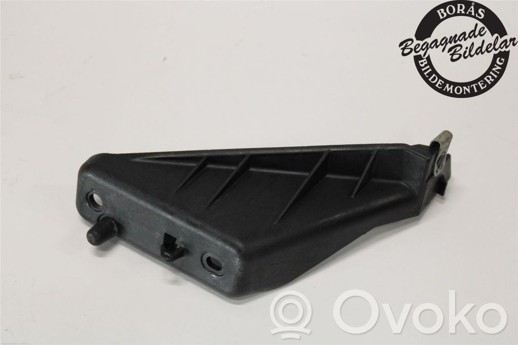 4R33-8T235-AA Ford Mustang V Front bumper mounting bracket, €23.15 | RRR