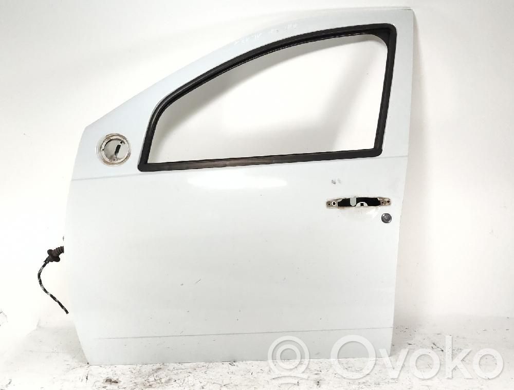 801017348R Dacia Duster Front door, €280.00 | RRR