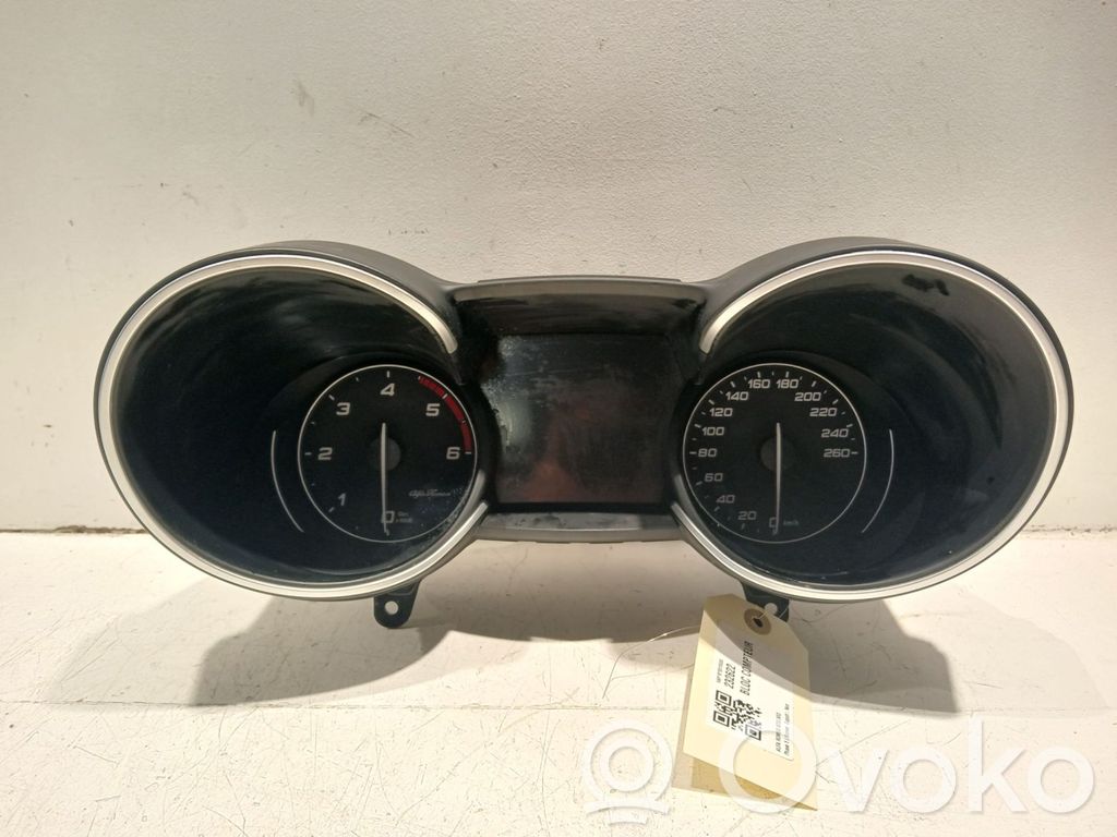 50559611 Alfa Romeo Stelvio Compteur de vitesse tableau de bord, 720,00 ...