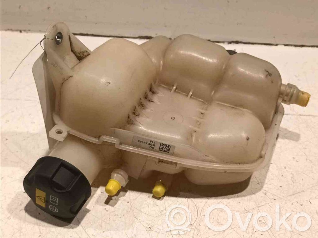 17137617362 BMW X2 F39 Vase d'expansion / réservoir de liquide de ...