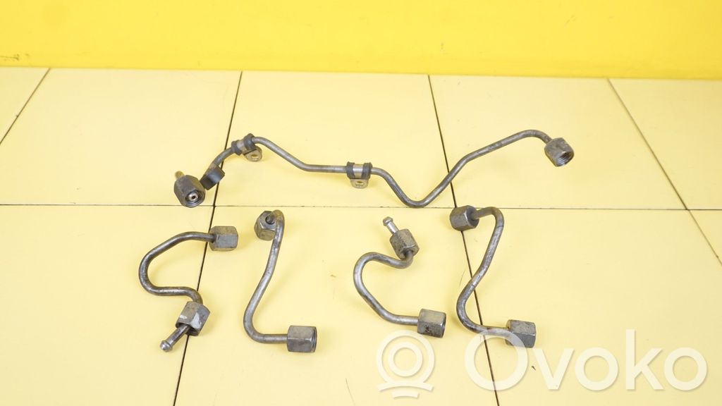 651955 Mercedes-Benz Sprinter W906 Fuel injector supply line/pipe, €16. ...
