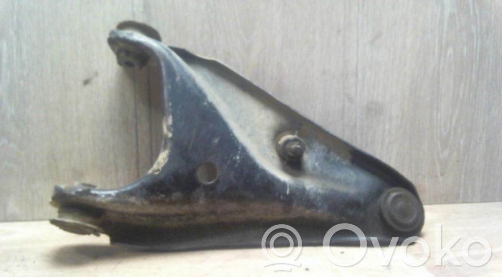 545004269R Dacia Sandero Front lower control arm/wishbone, €33.00 | RRR