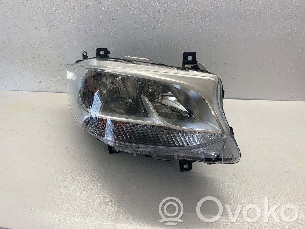 A9109060100 Mercedes-Benz Sprinter W907 W910 Phare frontale, 140,00 ...