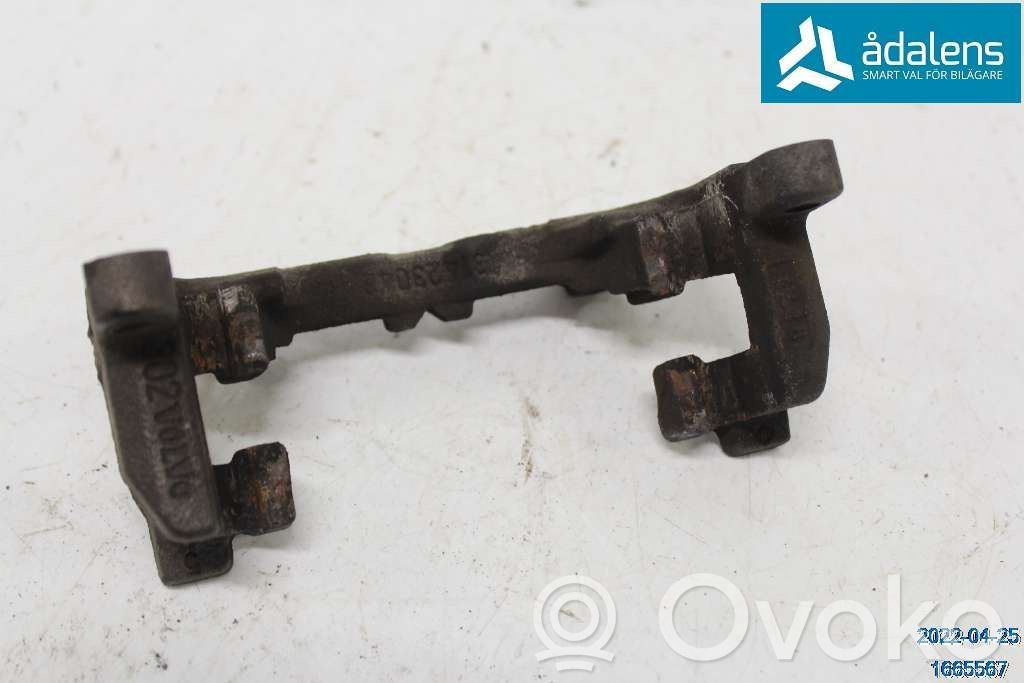 36011369 Volvo V60 Plaquette / support d'étrier avant, 35,71 € | OVOKO