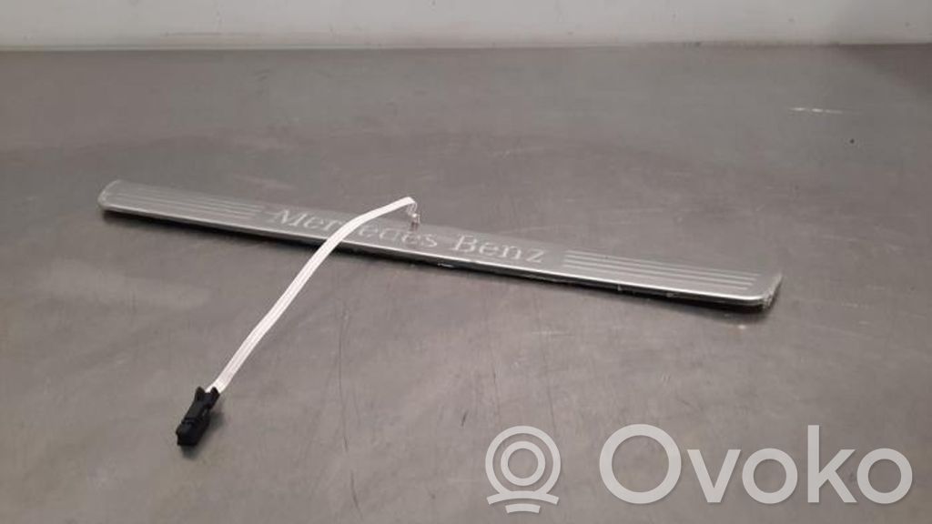 A1676861300 Mercedes-Benz GLE W167 Éclairage lumière plafonnier avant ...