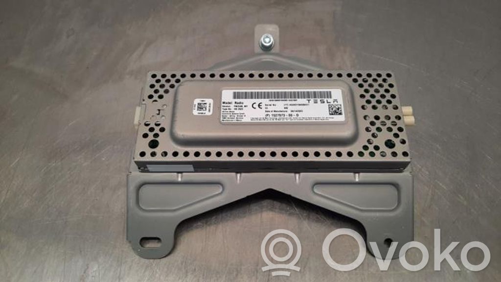 152797300D Tesla Model Y Radio/CD/DVD/GPS head unit, €430.70 | RRR