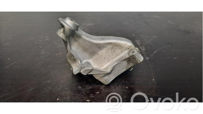A6542240500 Mercedes-Benz Sprinter W907 W910 Engine mount bracket, €61. ...