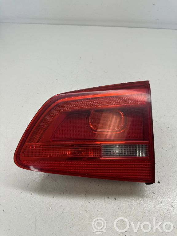 1T0945094 Volkswagen Touran II Tailgate rear/tail lights, €25.00 | RRR