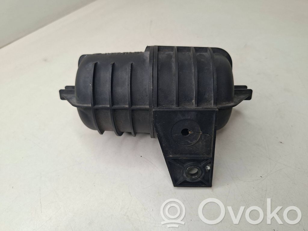 11652247620 BMW X5 E53 Réservoir d'air sous vide, 10,00 € | OVOKO