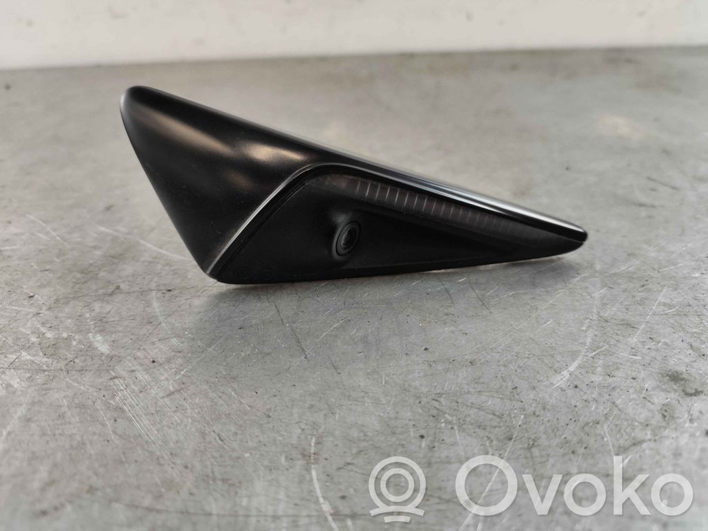 149586420d Tesla Model Y Side fender camera, €120.40 | RRR