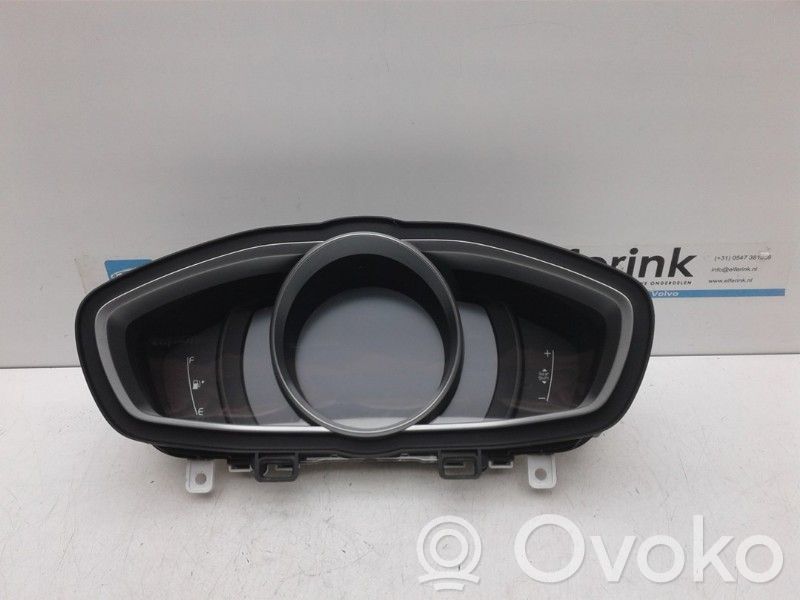 36011405 Volvo V40 Speedometer (instrument cluster), €161.72 | RRR