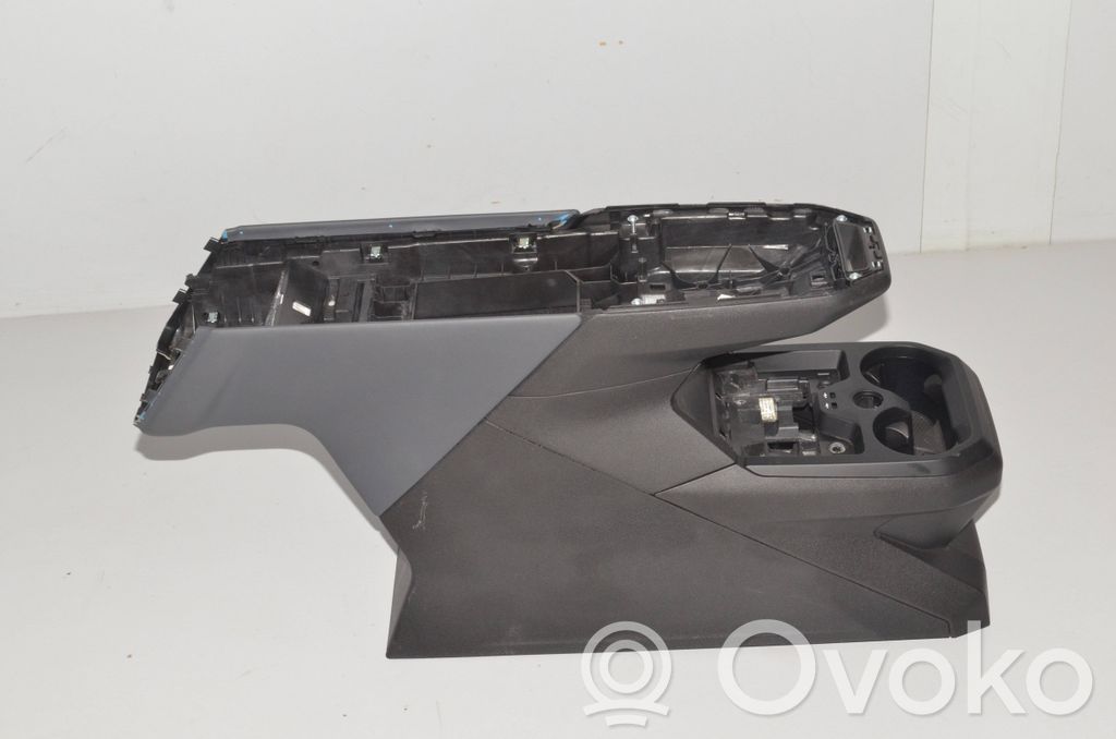 5A38971 BMW iX Center console, €400.00 | RRR