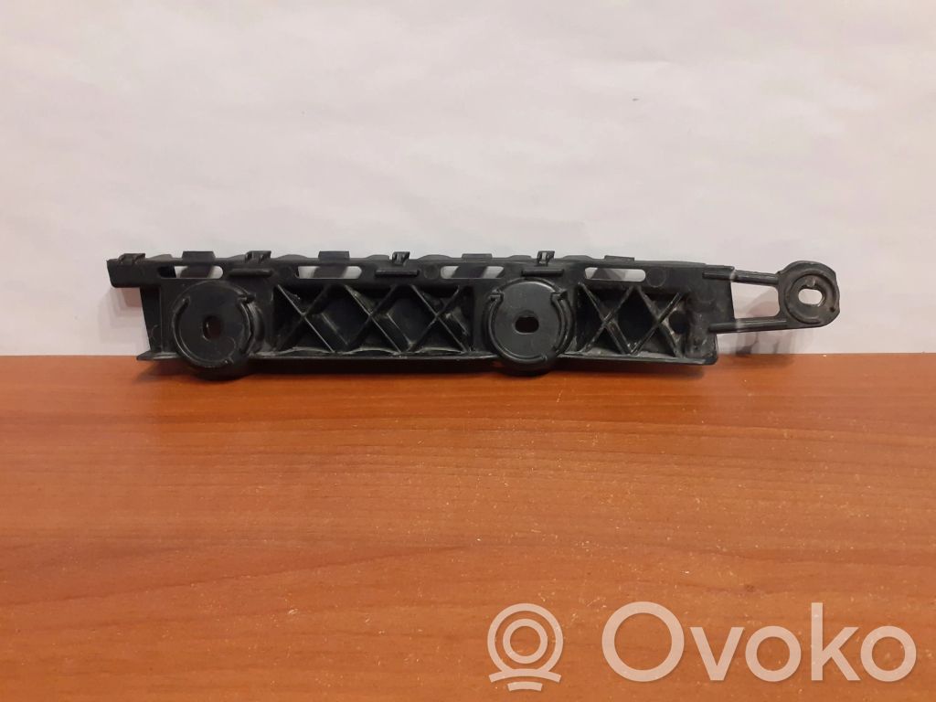 565807393 Skoda Kodiaq Rear bumper mounting bracket, €30.00 | RRR