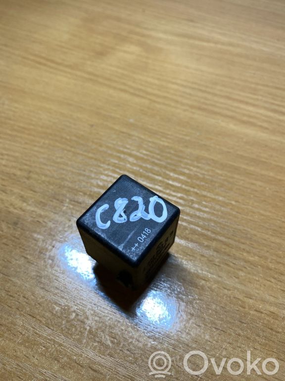 A0025421319 Mercedes-Benz S W220 Other relay, €10.00 | RRR