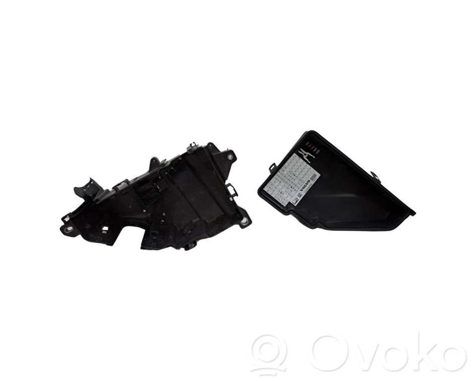 31398001 Volvo XC90 Boîte à fusibles, 31,00 € | OVOKO