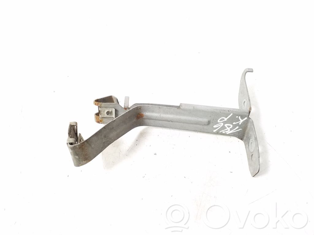 A2045241340 Mercedes-Benz E W212 Front bumper mounting bracket, €9.00 | RRR