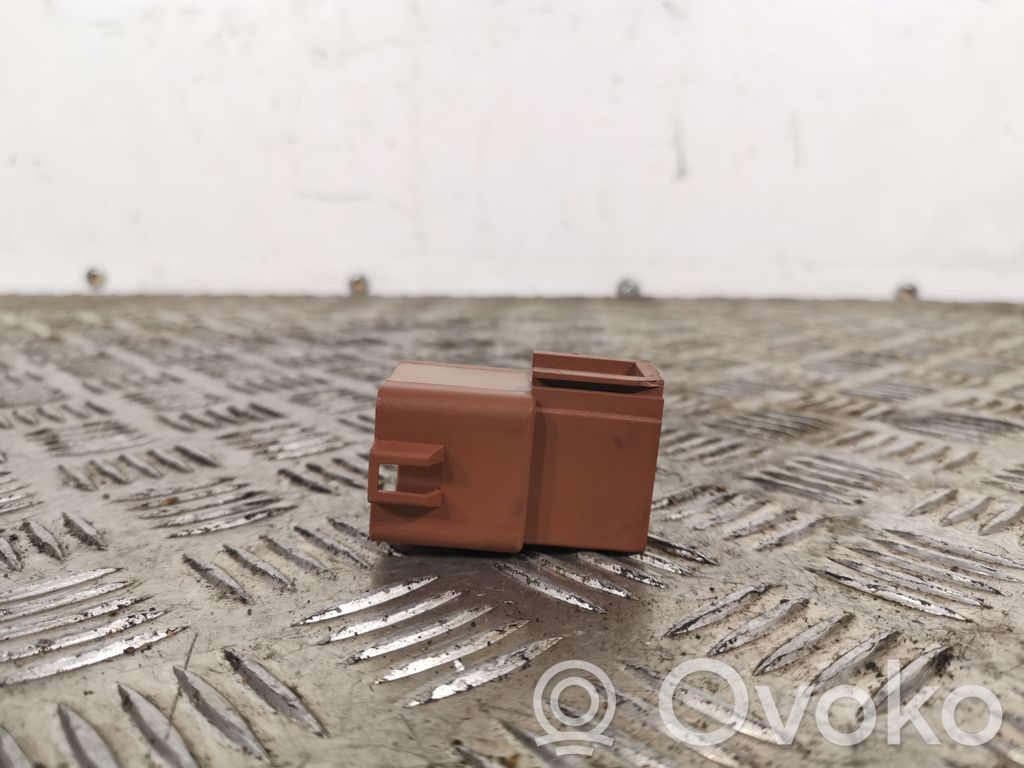 17325003001 Peugeot 508 Muu rele, 10,00 € | OVOKO