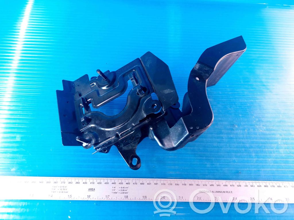 8816108010 Toyota Sienna XL40 IV Support de fixation de coffre/hayon ...