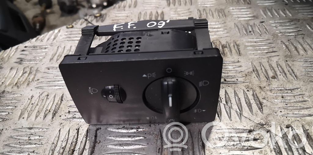 7m5t13a024aa Ford Focus Light switch, €25.00 | RRR