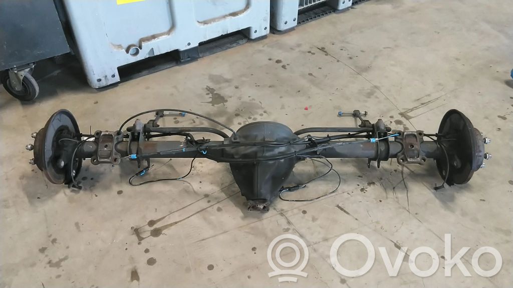 A9063500800 Volkswagen Crafter Poutre d'essieu arrière avec réducteur ...