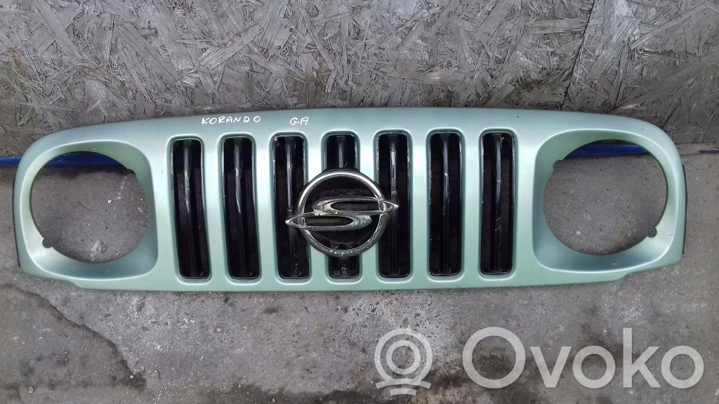 SsangYong Korando Front bumper upper radiator grill, €105.88 | RRR