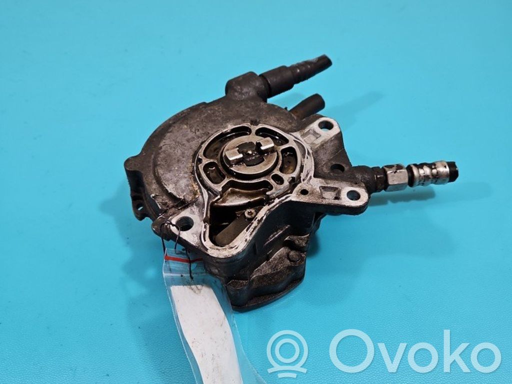070145209J Volkswagen Transporter - Caravelle T5 Vacuum pump, €75.76 | RRR