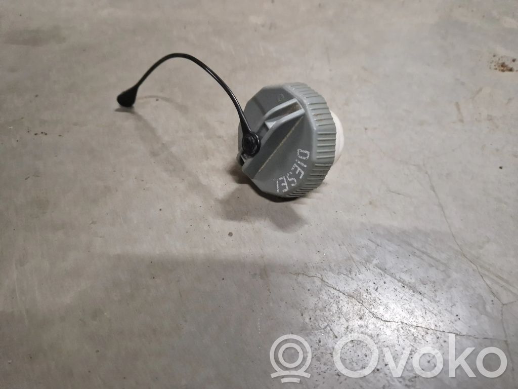Mitsubishi L200 Fuel tank filler cap, €15.00 | RRR