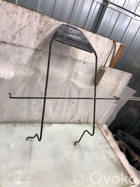 9812022080 Peugeot Expert Support roue de secours, 50,00 € | OVOKO