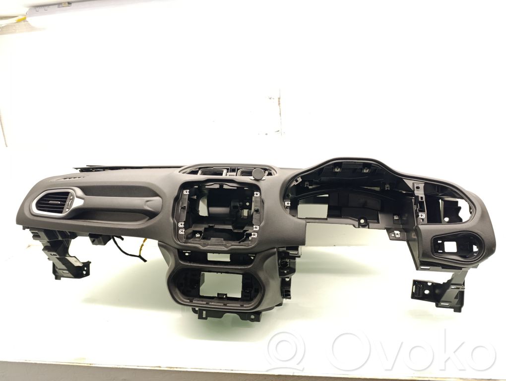 Jeep Renegade Dashboard, €170.00 | RRR