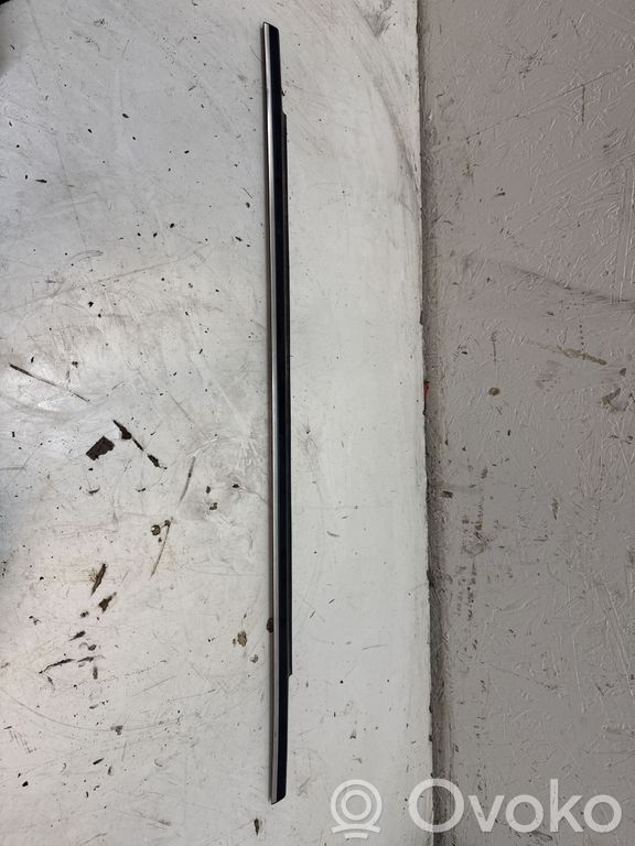 A1697351565 Mercedes-Benz B W245 Moulures des vitres de la porte ...