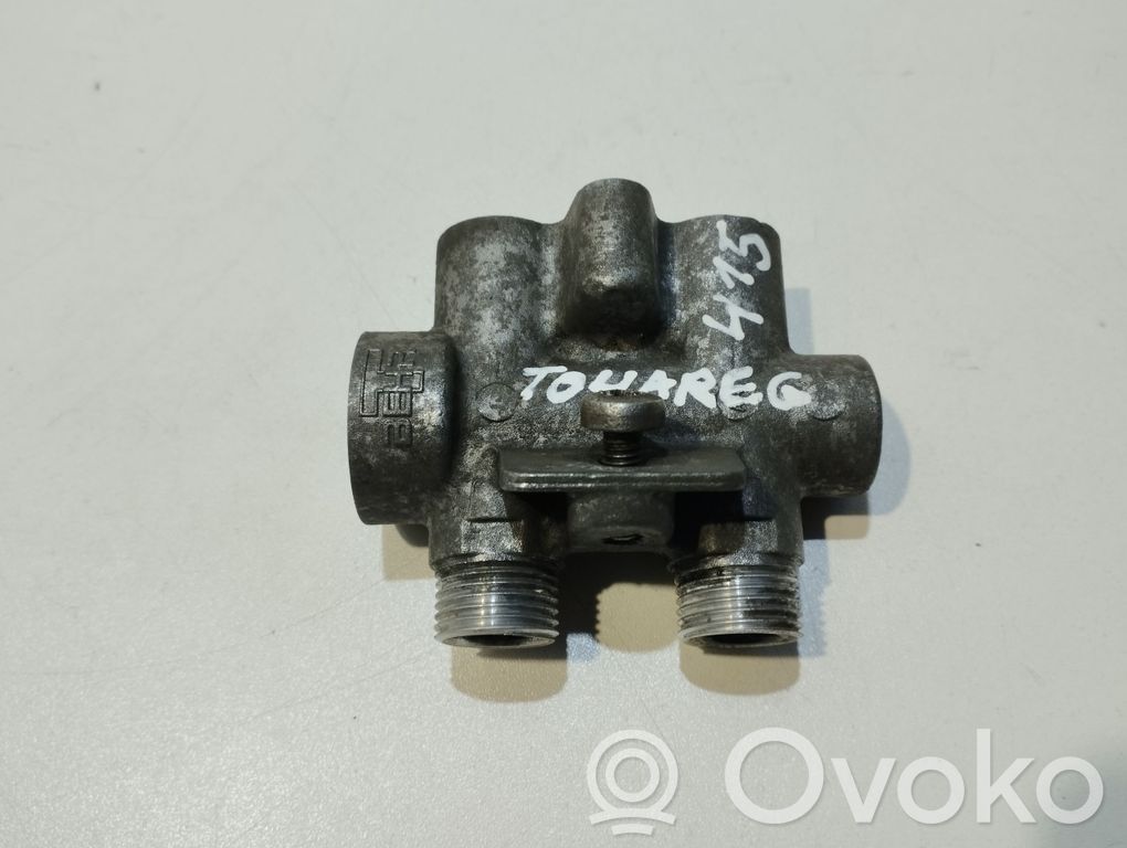 7L0317027A Volkswagen Touareg I Gearbox oil cooler pipe/hose, €15.00 | RRR