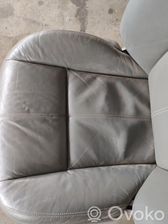 Mercedes-Benz S W221 Front passenger seat, €58.65 | RRR