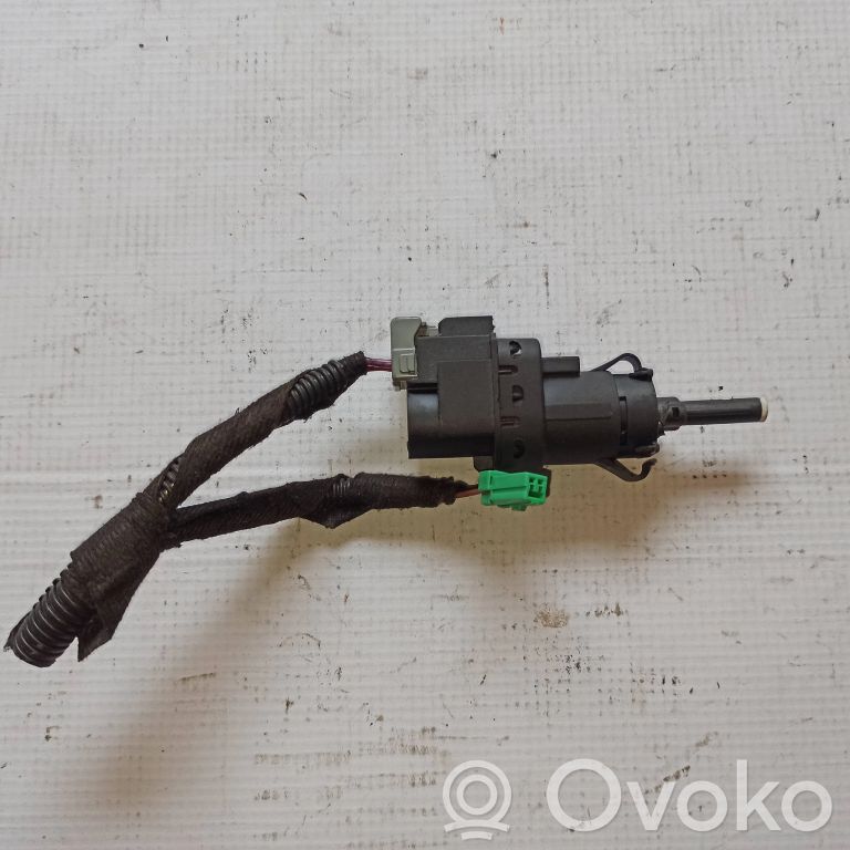 0911070 Ford Transit Brake pedal sensor switch, €15.00 | RRR