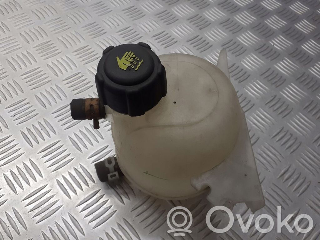 8200766826 Dacia Sandero Vase d'expansion / réservoir de liquide de ...