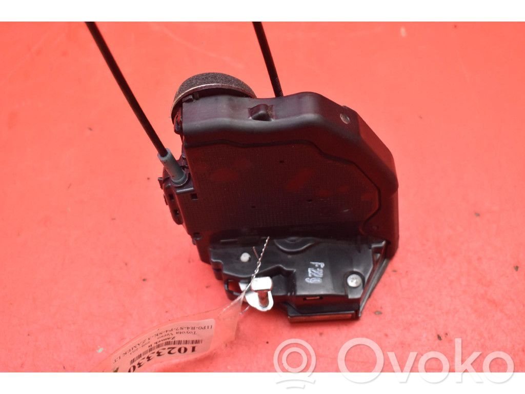 Toyota Avensis Verso Rear door lock, €42.12 | RRR