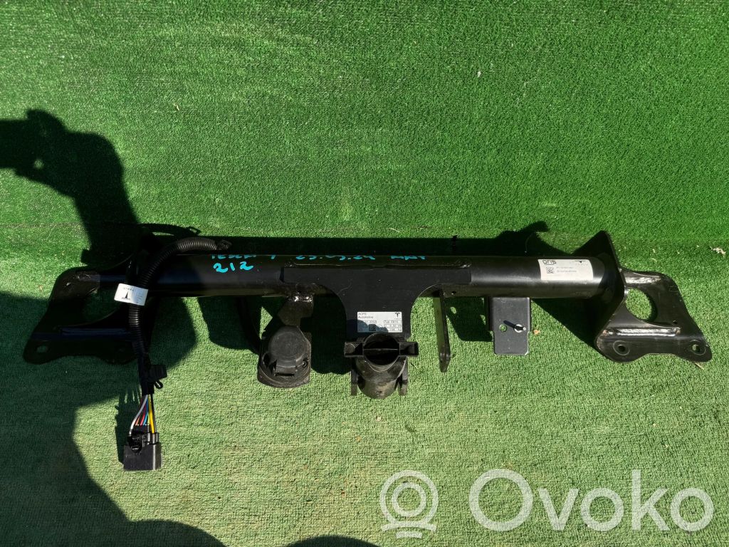 Tesla Model Y Tow bar, €352.94 | RRR