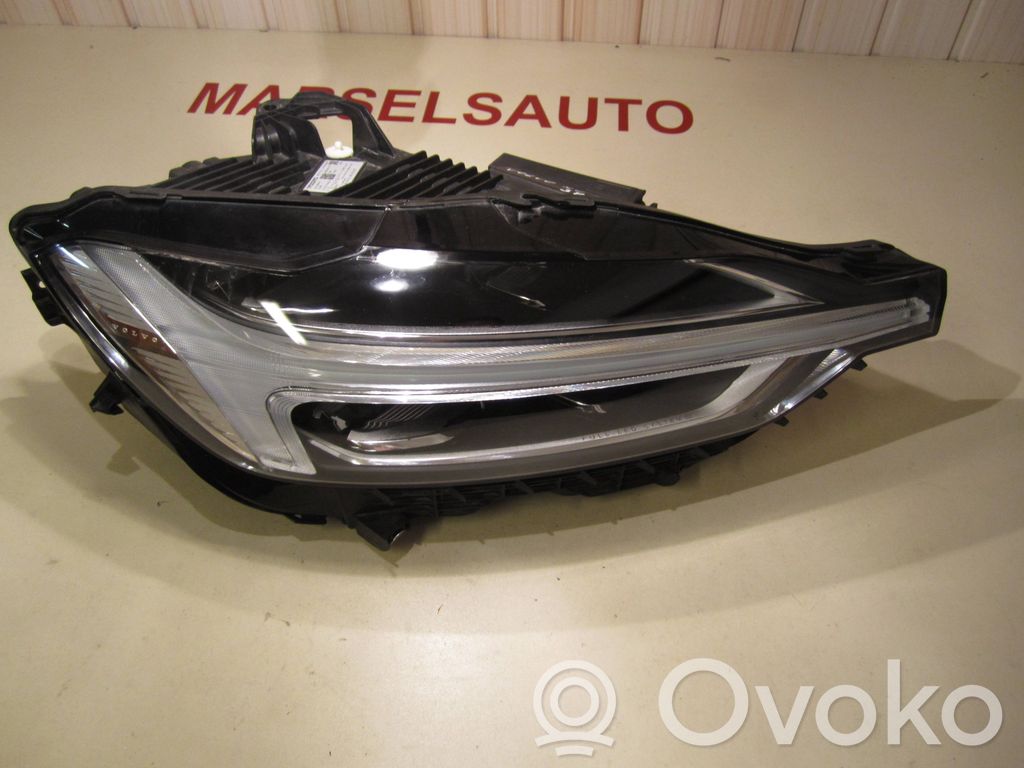32133549 Volvo XC90 Headlight/headlamp, €291.06 | RRR