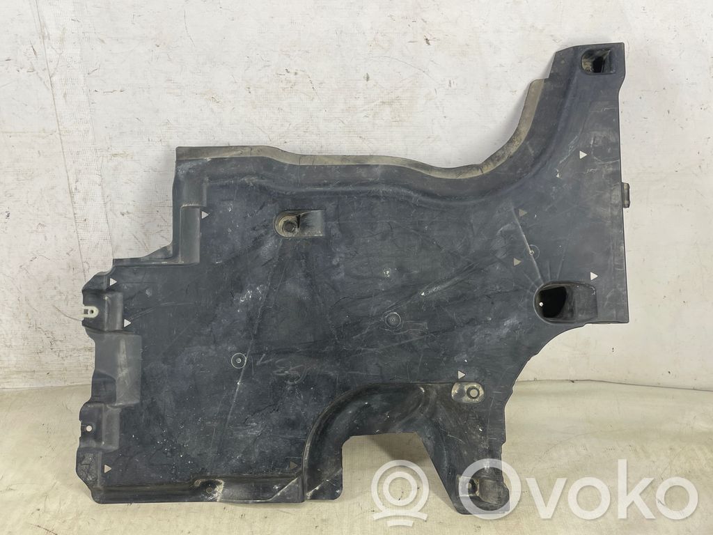 7441180 BMW 5 G30 G31 Keskiosan alustan suoja välipohja, 5,00 € | OVOKO