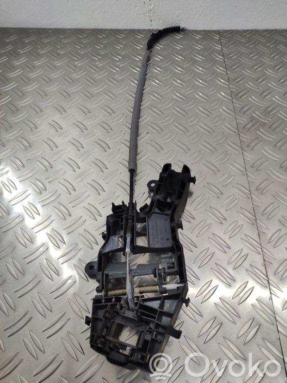 510837812D Volkswagen PASSAT B8 Rear door exterior handle/bracket, €7. ...