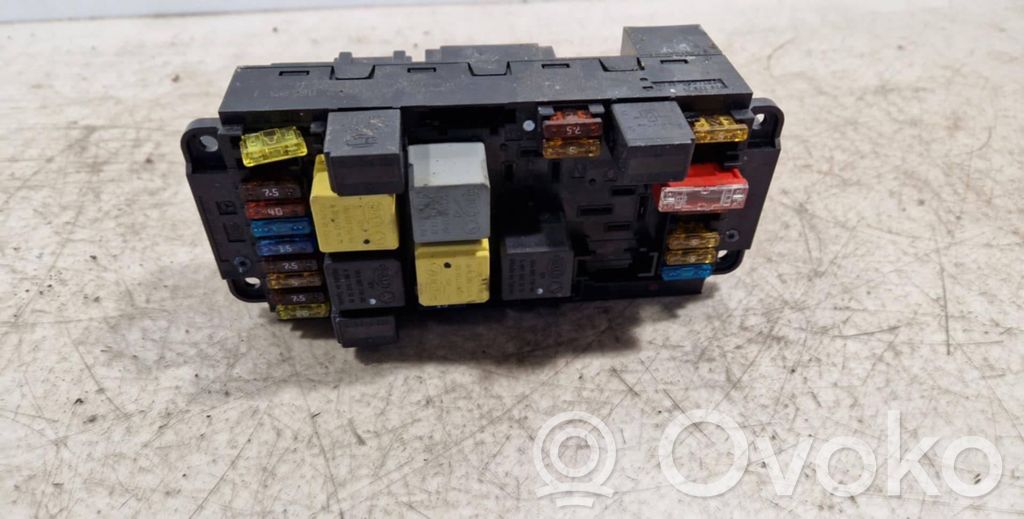 2035453501 Mercedes-Benz C AMG W203 Module de fusibles, 95,00 € | OVOKO