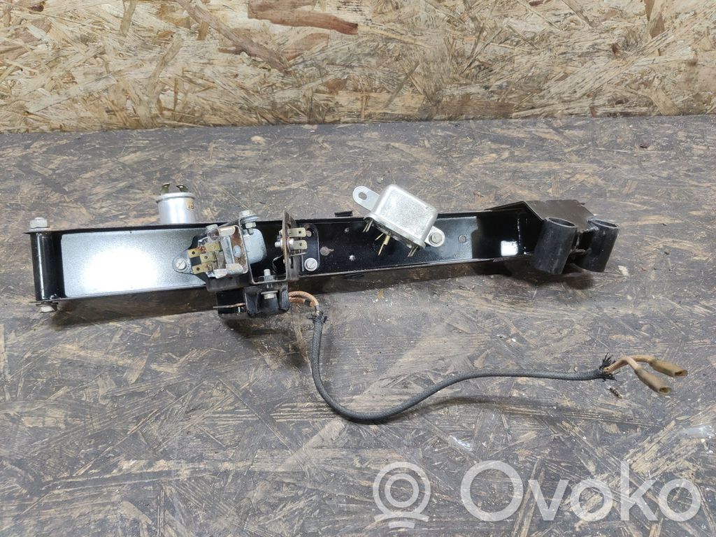 Rolls-Royce Silver Shadow Relay mounting block, €44.55 | RRR