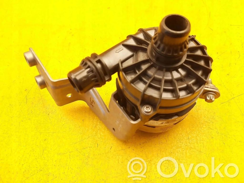 A0005000801 Mercedes-Benz C W206 Vandens pompa, 103,53 € | RRR