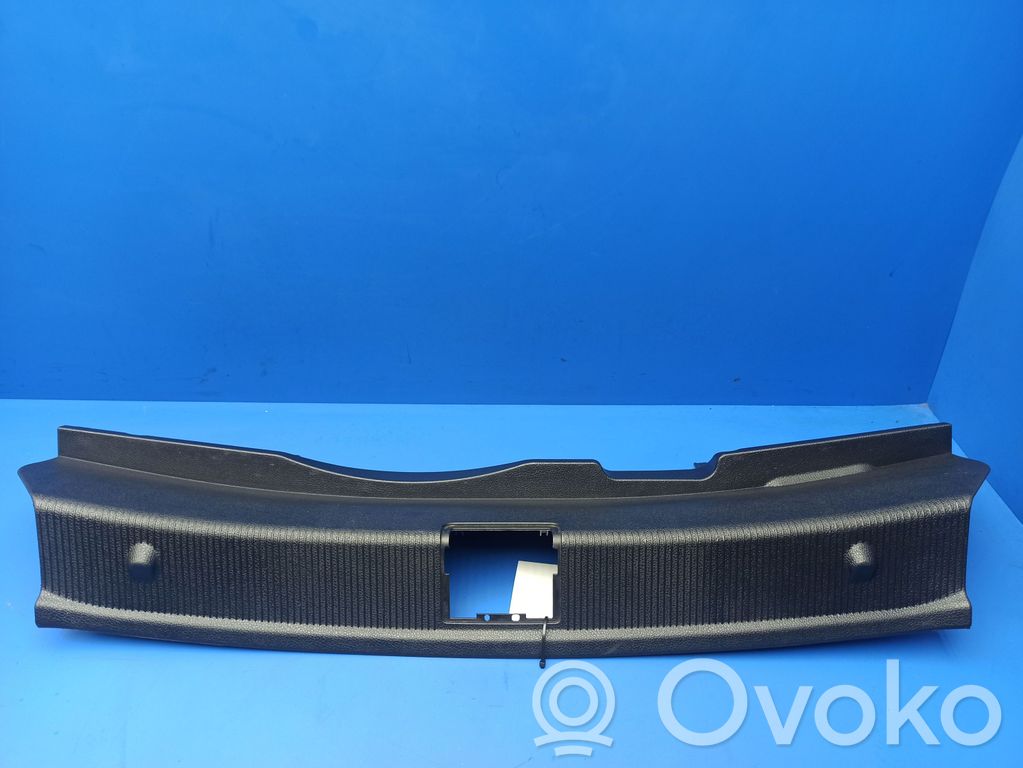 A2046900825 Mercedes-Benz C W204 Protection de seuil de coffre, 14,99 ...