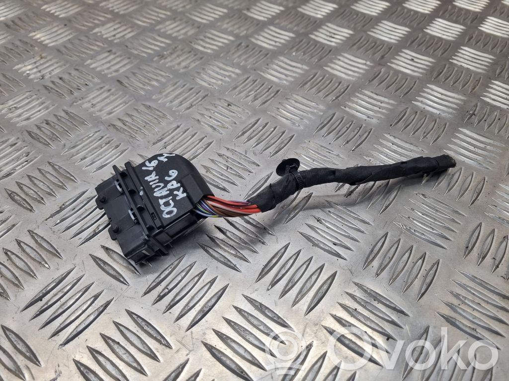 8K0972701 Skoda Octavia Mk3 (5E) Faisceau de câblage de porte arrière ...