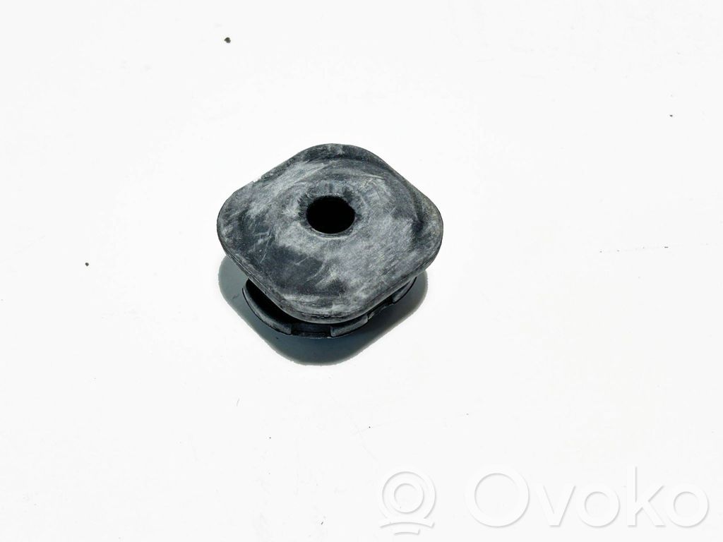 8K0121275C Audi Q5 SQ5 Support, fixation radiateur, 2,00 € | OVOKO