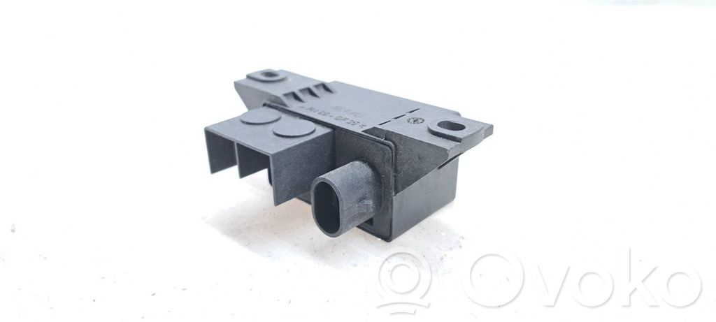 A0025426419 Mercedes-Benz CLS C219 Relais de charge, 20,00 € | OVOKO