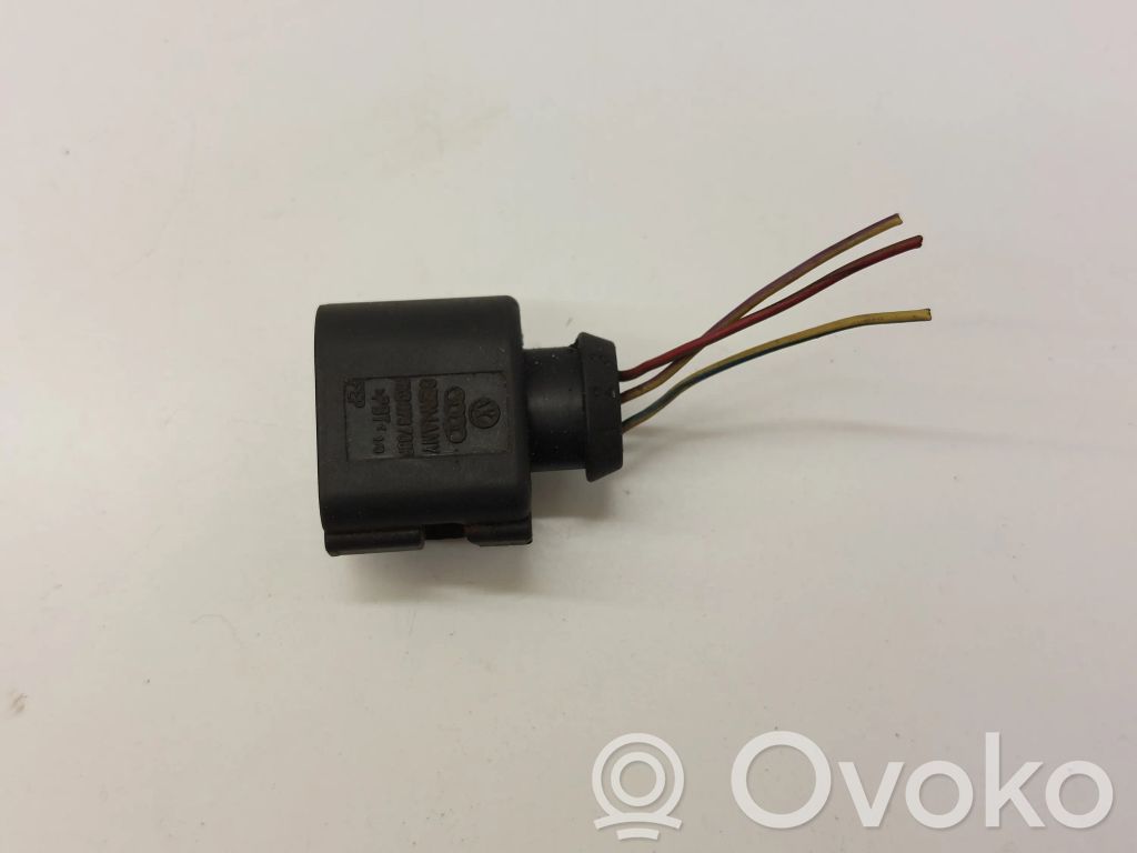 8K0973703F Volkswagen PASSAT B8 Other wiring loom, €15.00 | RRR