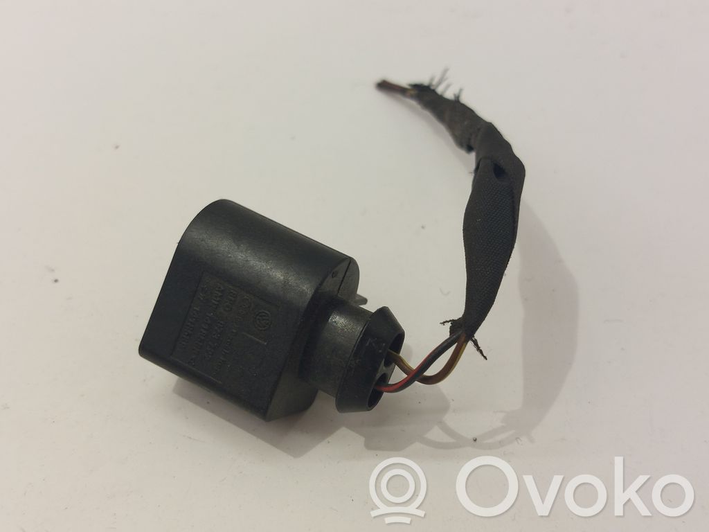 8P0973722 Volkswagen PASSAT B8 Autres faisceaux de câbles, 15,00 € | OVOKO